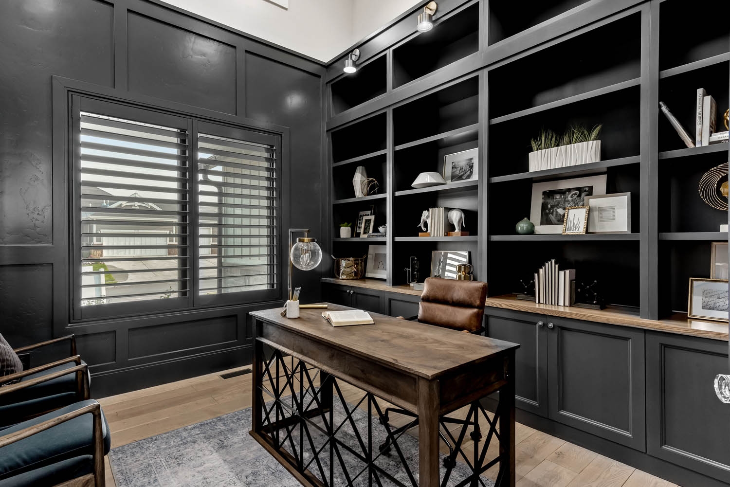 5 Tips to Master Black Interior Design - Woodgrain