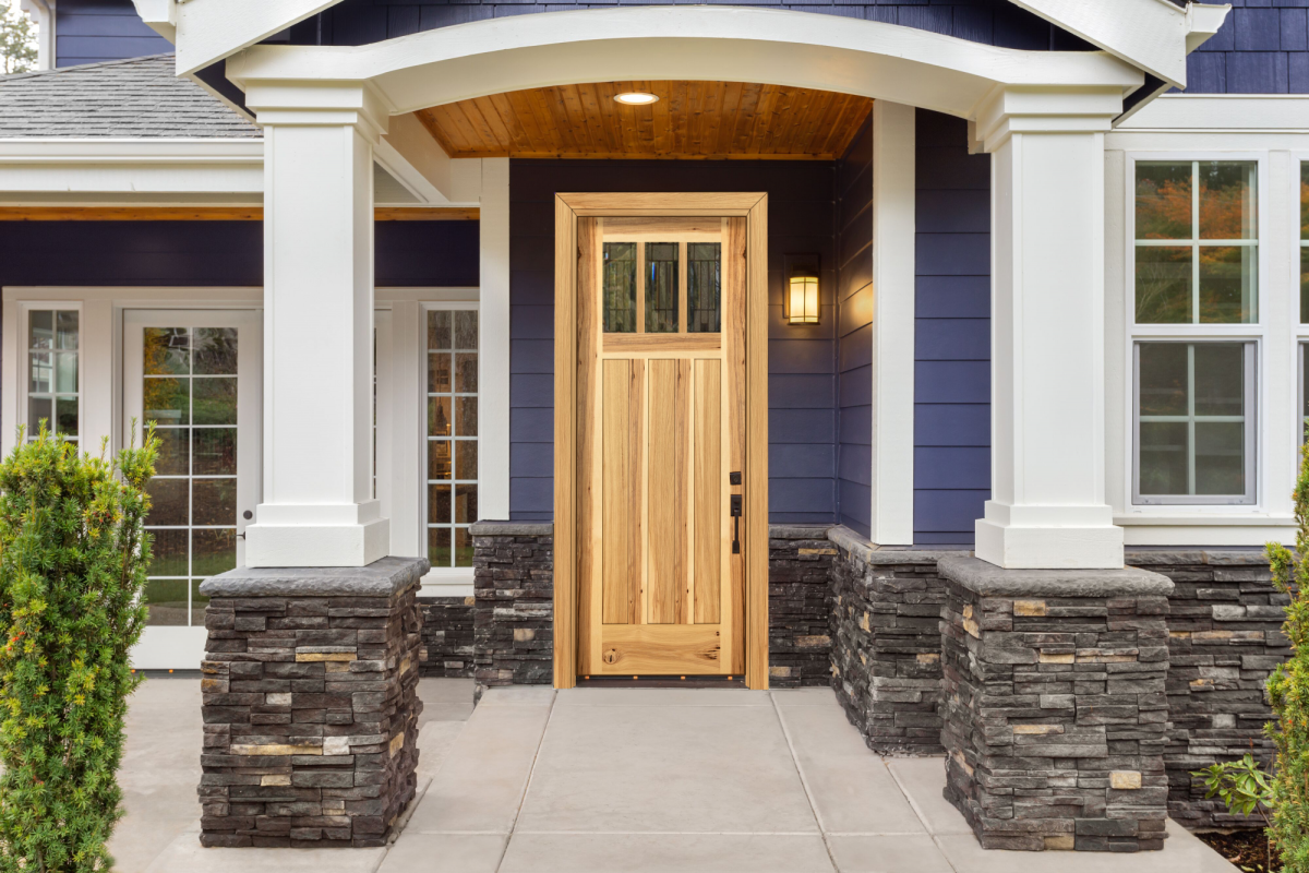 2020 Trendy Door Styles - Woodgrain