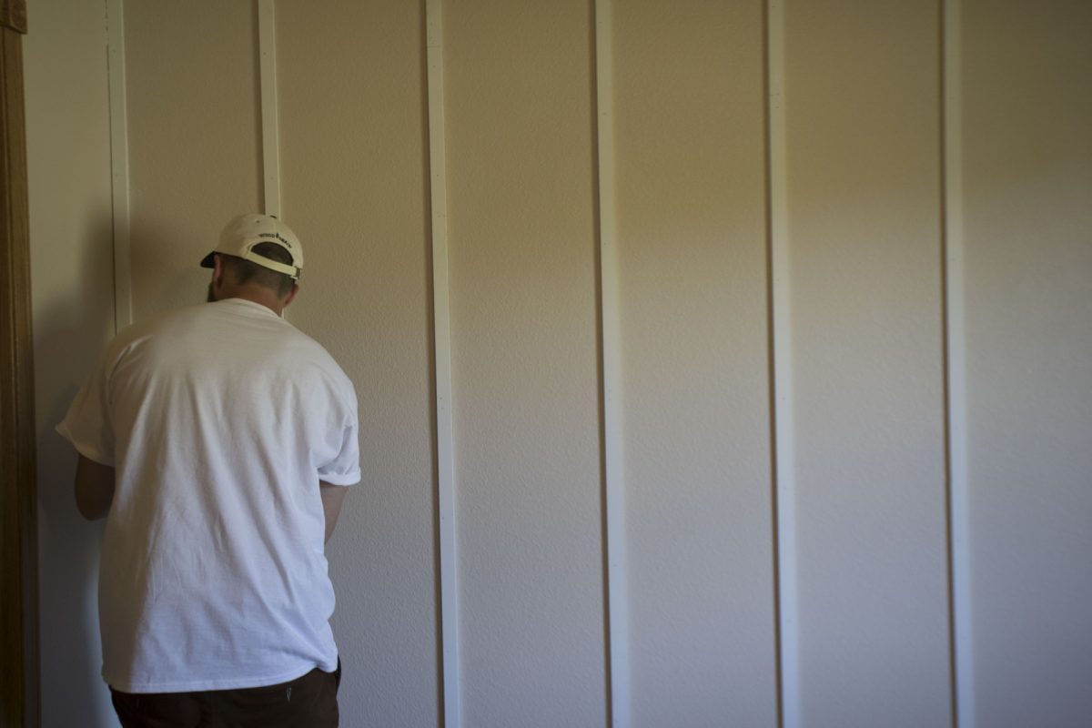 DIY Accent Wall: Simple Craftsman Vertical Lines - Woodgrain