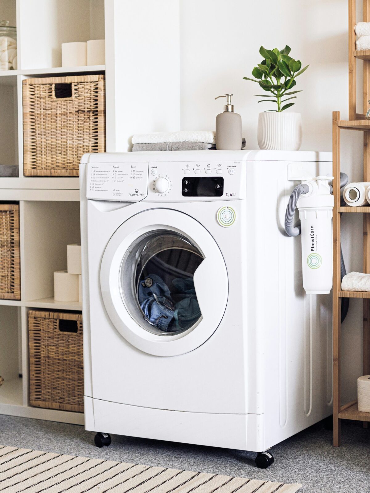 Functional Mudroom - Woodgrain